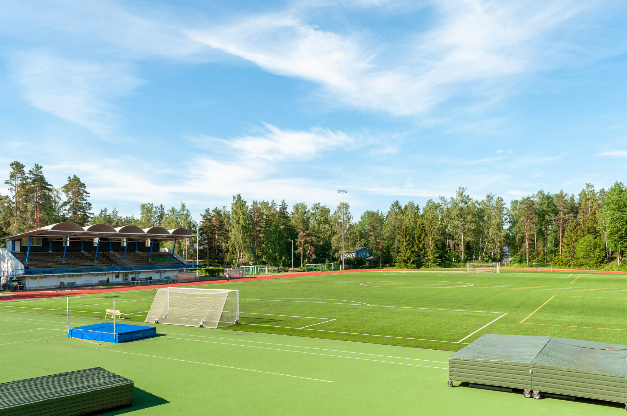 Keskusurheilukenttä - Kauniainen