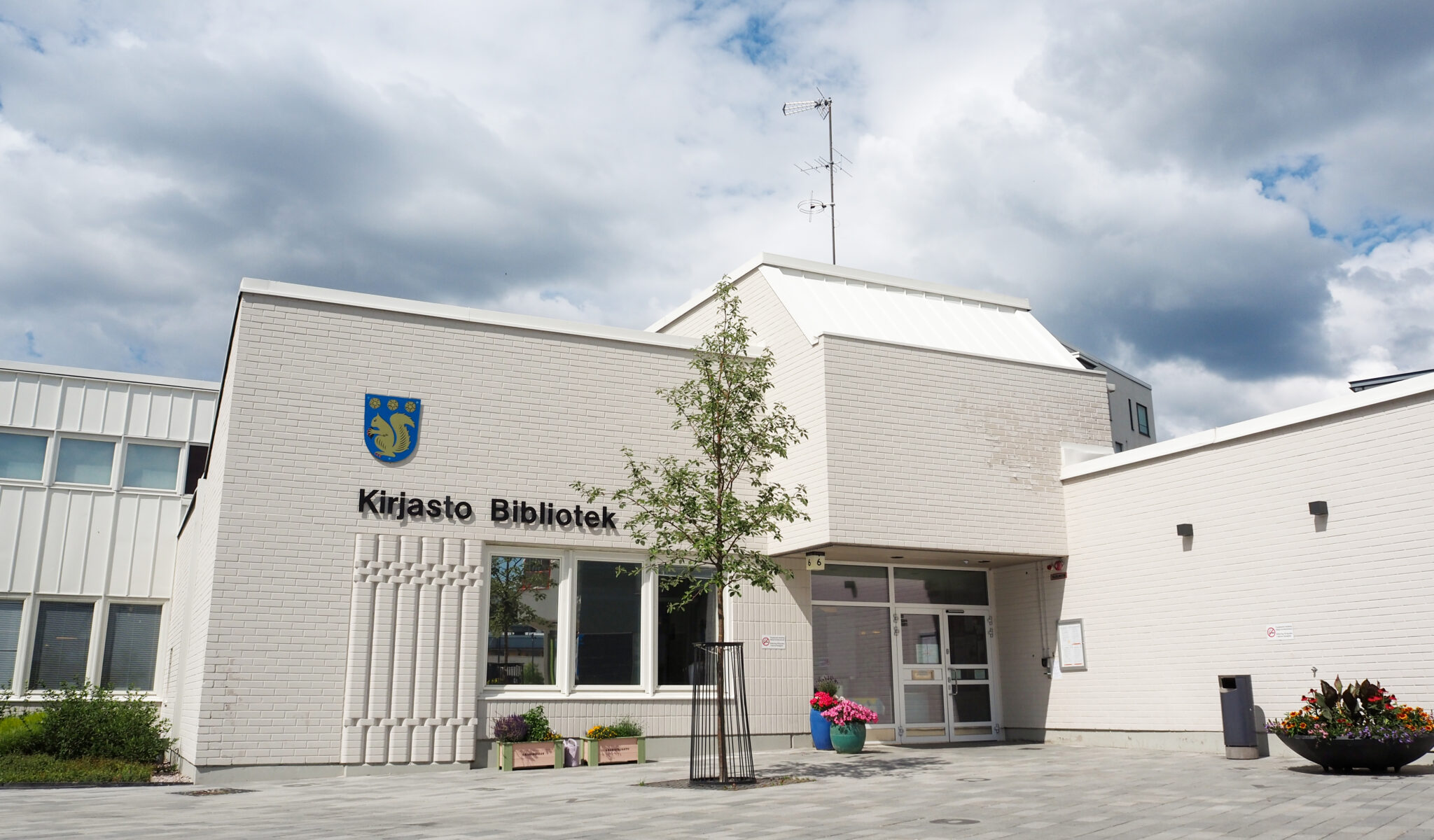 Kauniaisten kirjaston yhteystiedot - Kauniainen