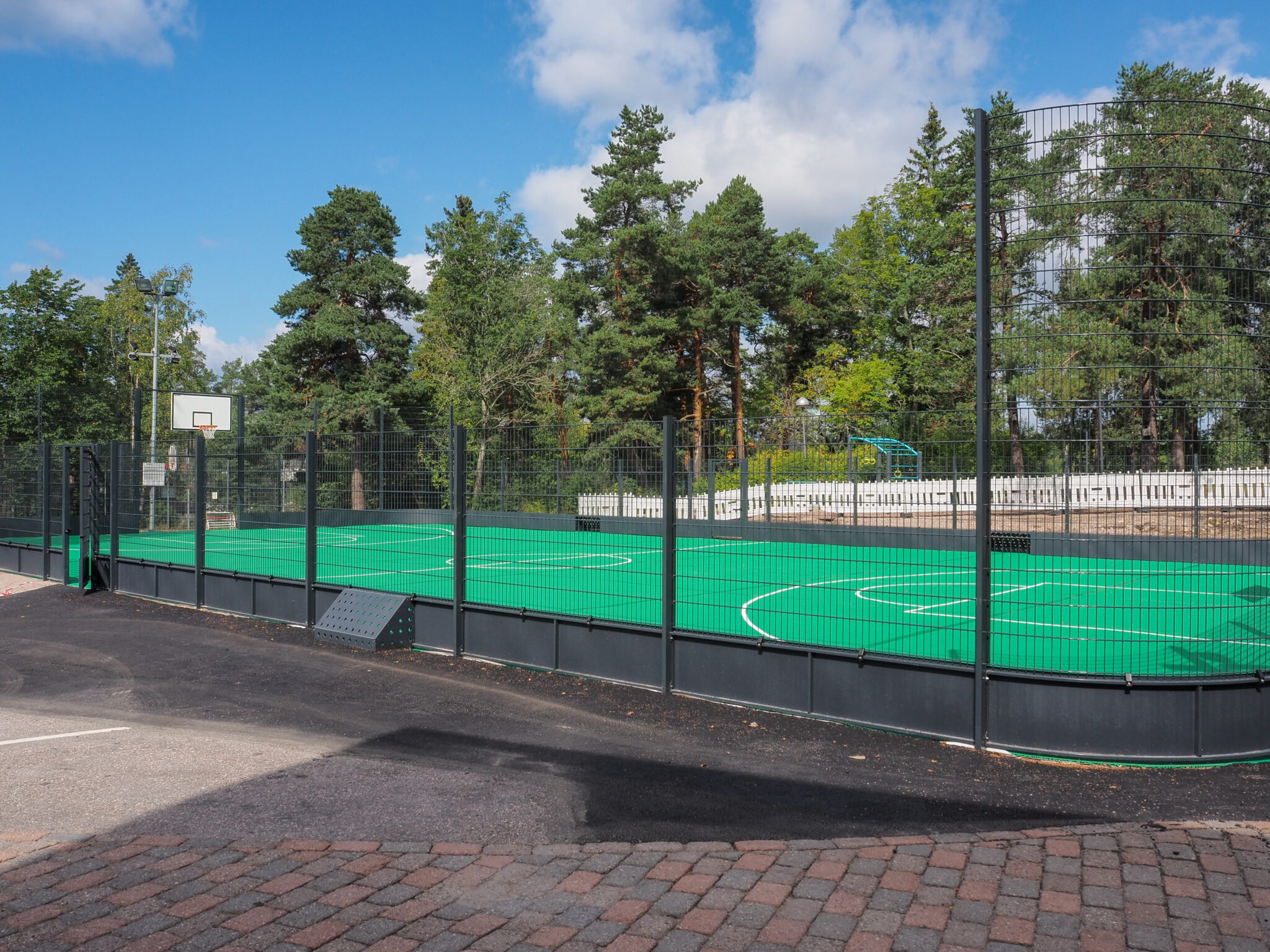 Monitoimikenttä - Kauniainen